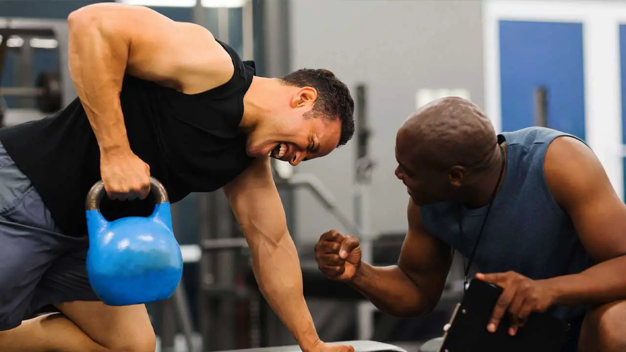 How To Spot A Bad Personal Trainer - Top 9 Signs - ListedFit