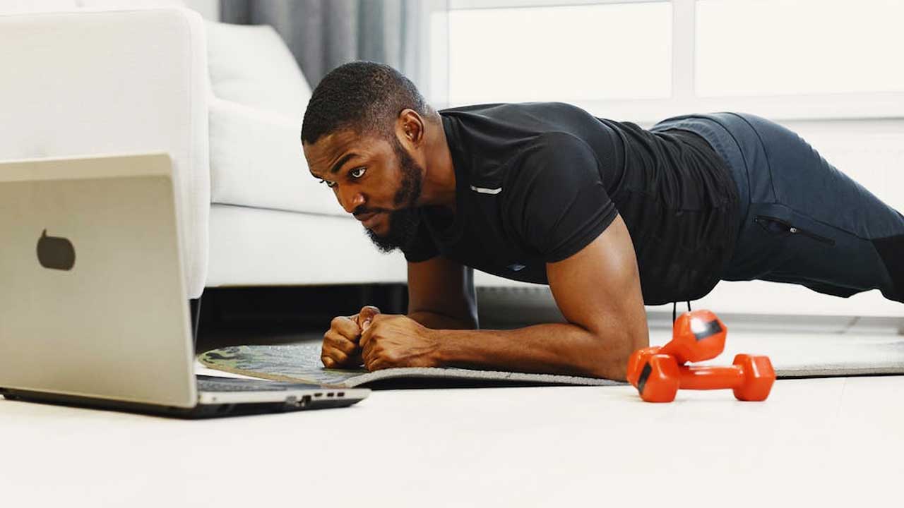 10 Simple Exercises To Strengthen Your Hands and Wrists - ListedFit